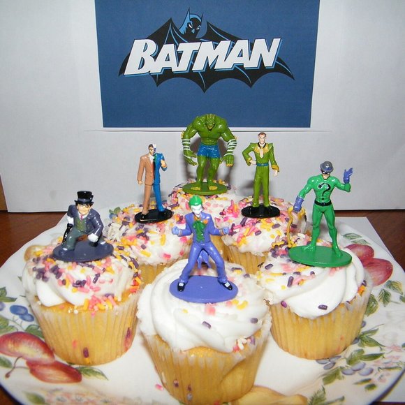 DC Comics | Party Supplies | Batman And Villains Set Of 2 Cake Toppers ...